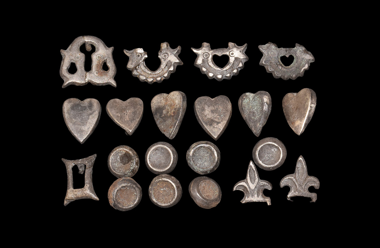 Anglo-Saxon Scabbard Pyramid Mount Group - auctions & price archive